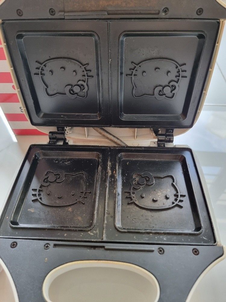 Hello Kitty Sandwich Maker, TV & Home Appliances, Kitchen Appliances ...