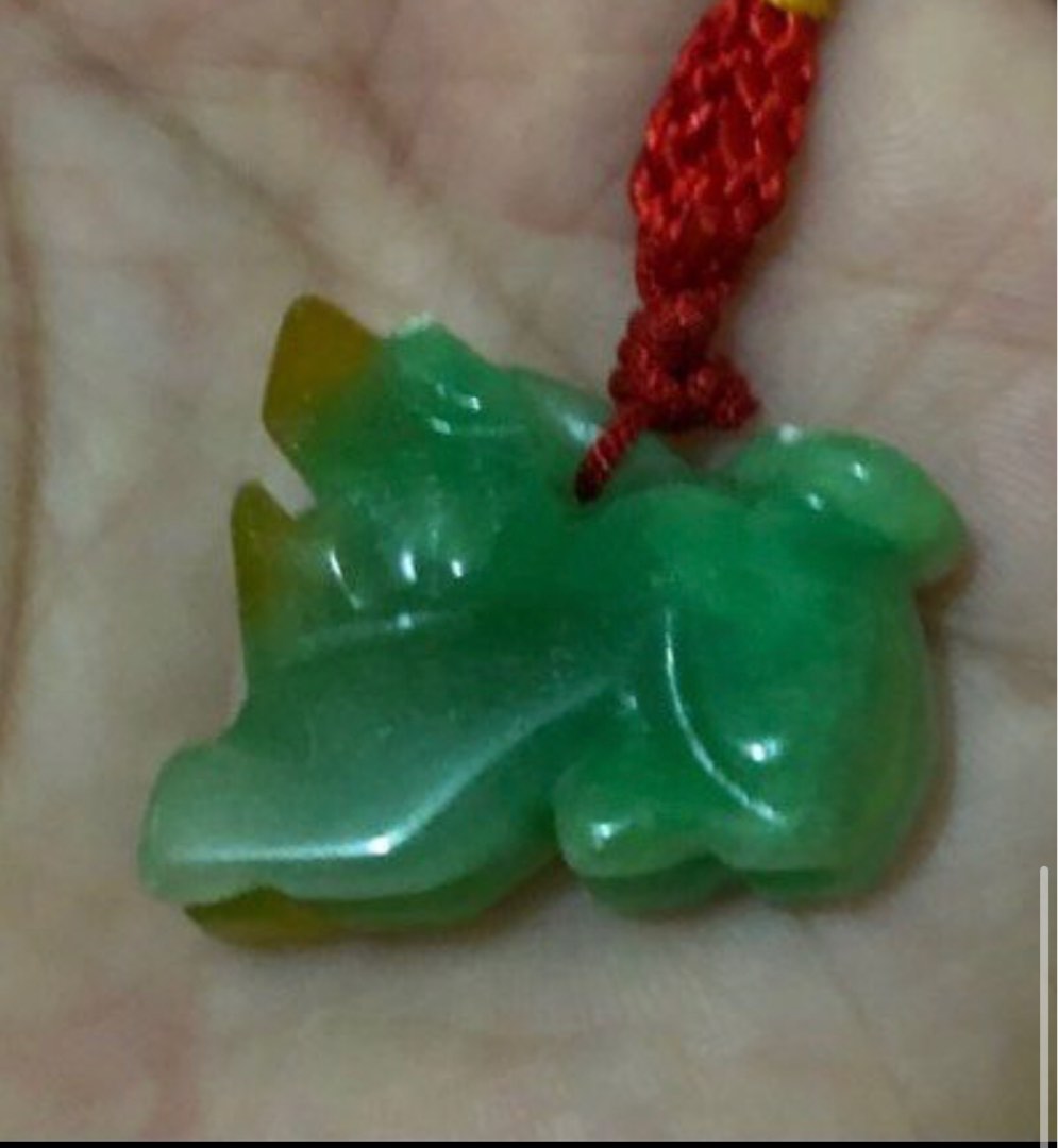 Liontin batu giok, Antik, Jam & Perhiasan di Carousell