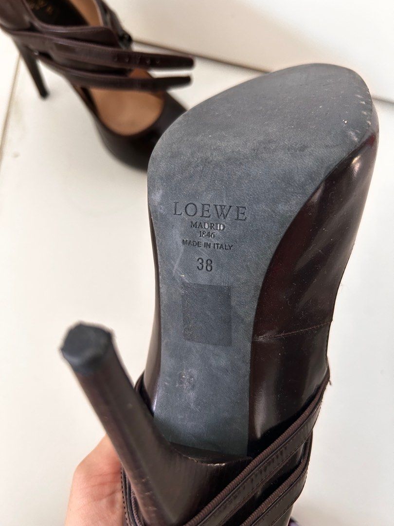 LOEWE high heels, 名牌, 鞋及波鞋 - Carousell