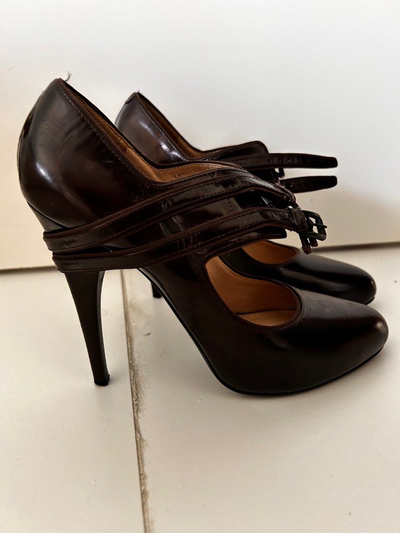 LOEWE high heels, 名牌, 鞋及波鞋 - Carousell
