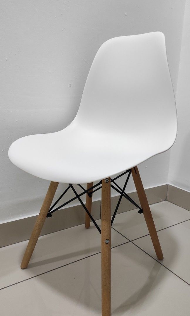 Minimalist Chair, Furniture & Home Living, Furniture, Chairs on Carousell