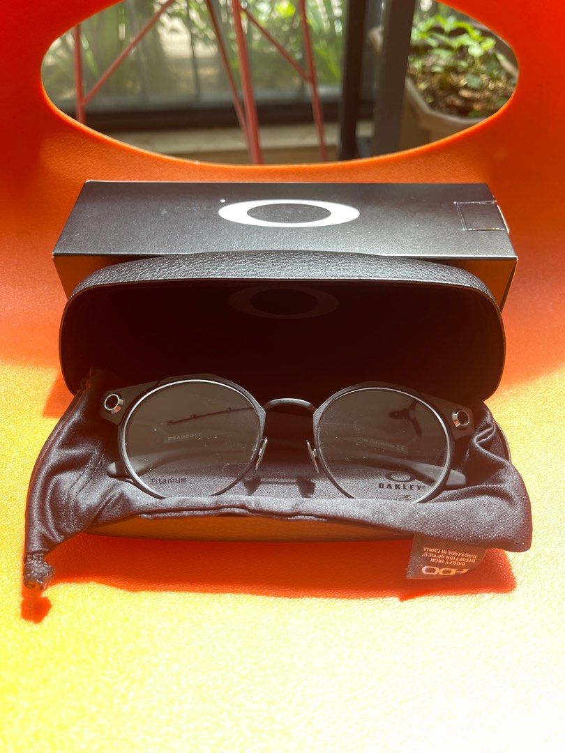 Oakley deadbolt prescription frame (black), Men's Fashion, Watches ...