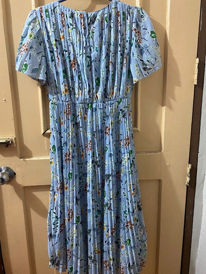 Original Beanpole Electric Pleats Dress, Women's Fashion, Dresses ...