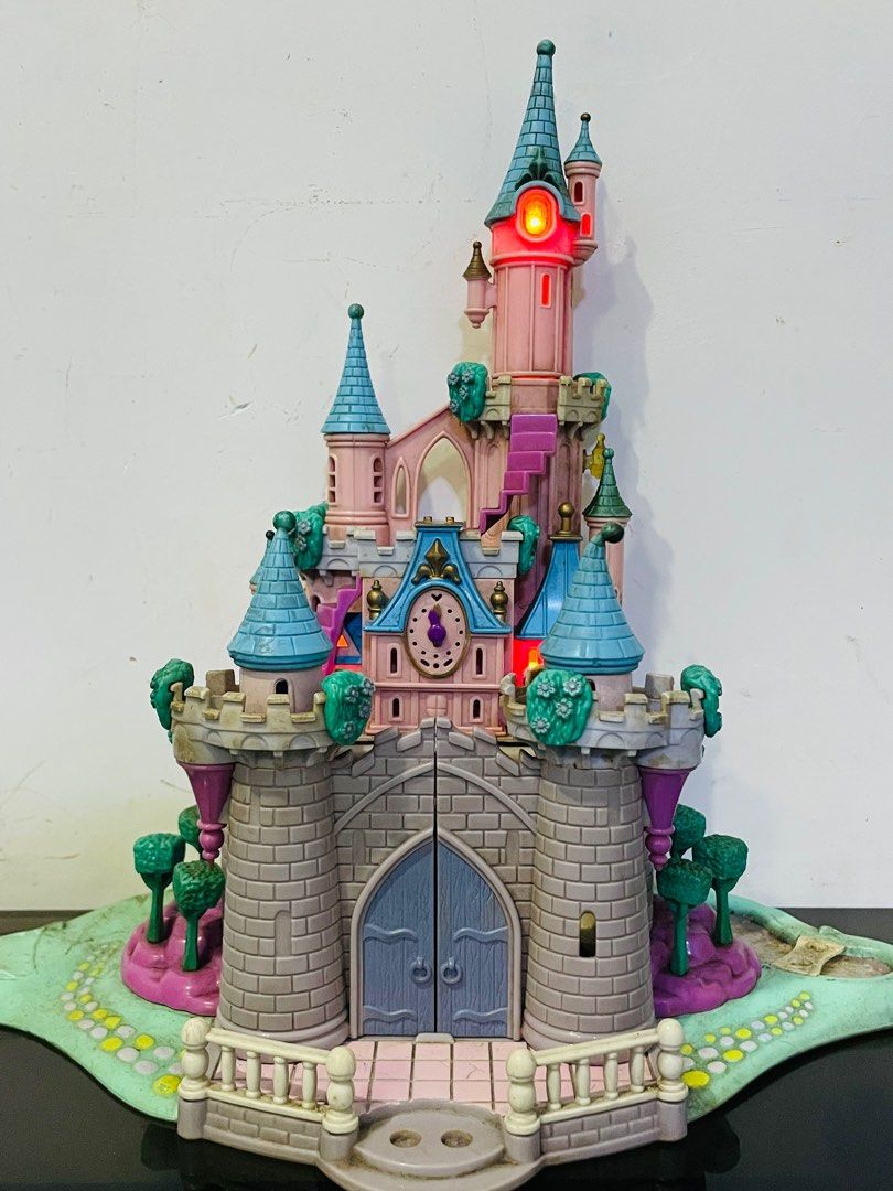 Polly pocket castle, Hobbies & Toys, Toys & Games on Carousell