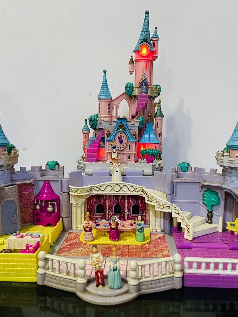 Polly pocket castle, Hobbies & Toys, Toys & Games on Carousell