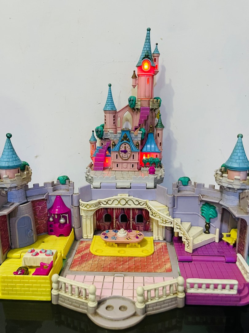 Polly pocket castle, Hobbies & Toys, Toys & Games on Carousell