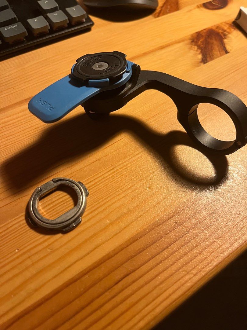 Quad lock out front mount pro with GoPro / light attachment, Sports ...