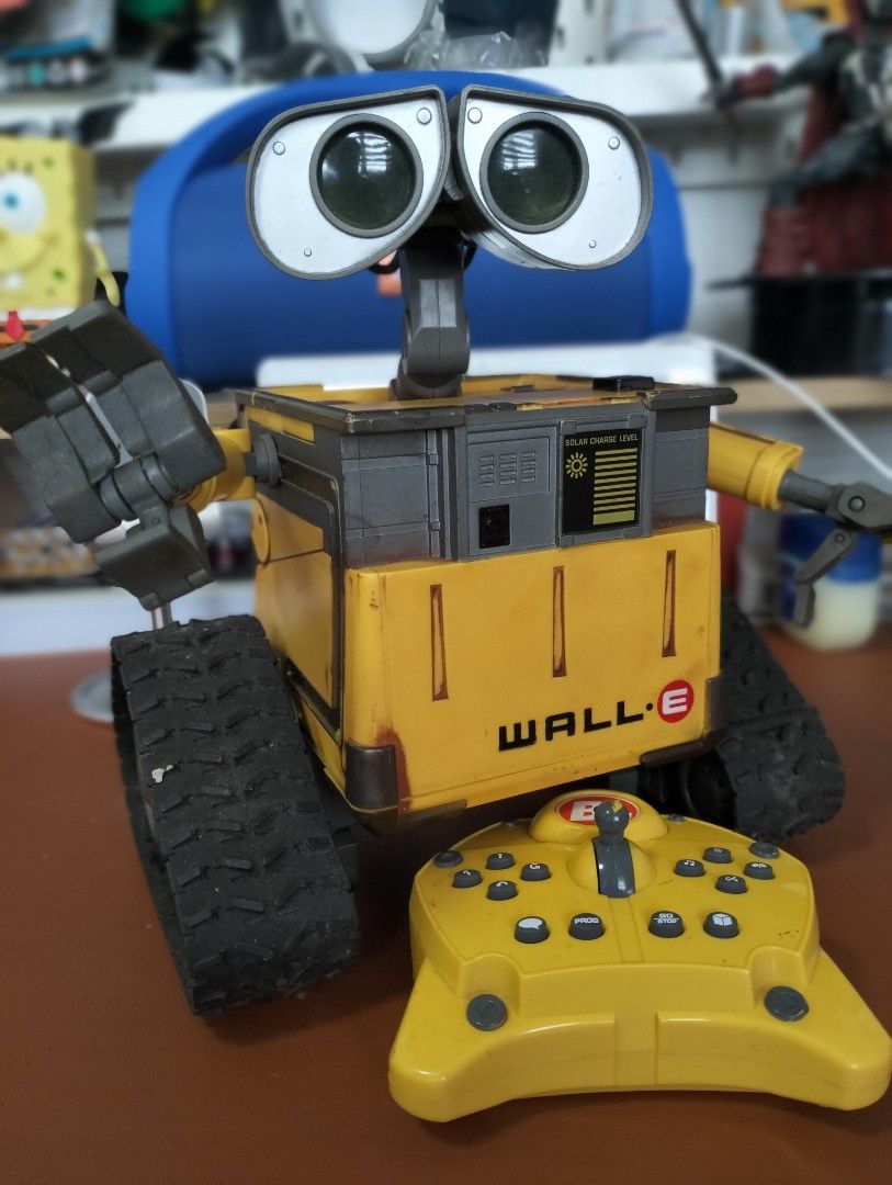 Remote wall E thinkway toys 9 inches tall, Hobbies & Toys, Toys & Games ...