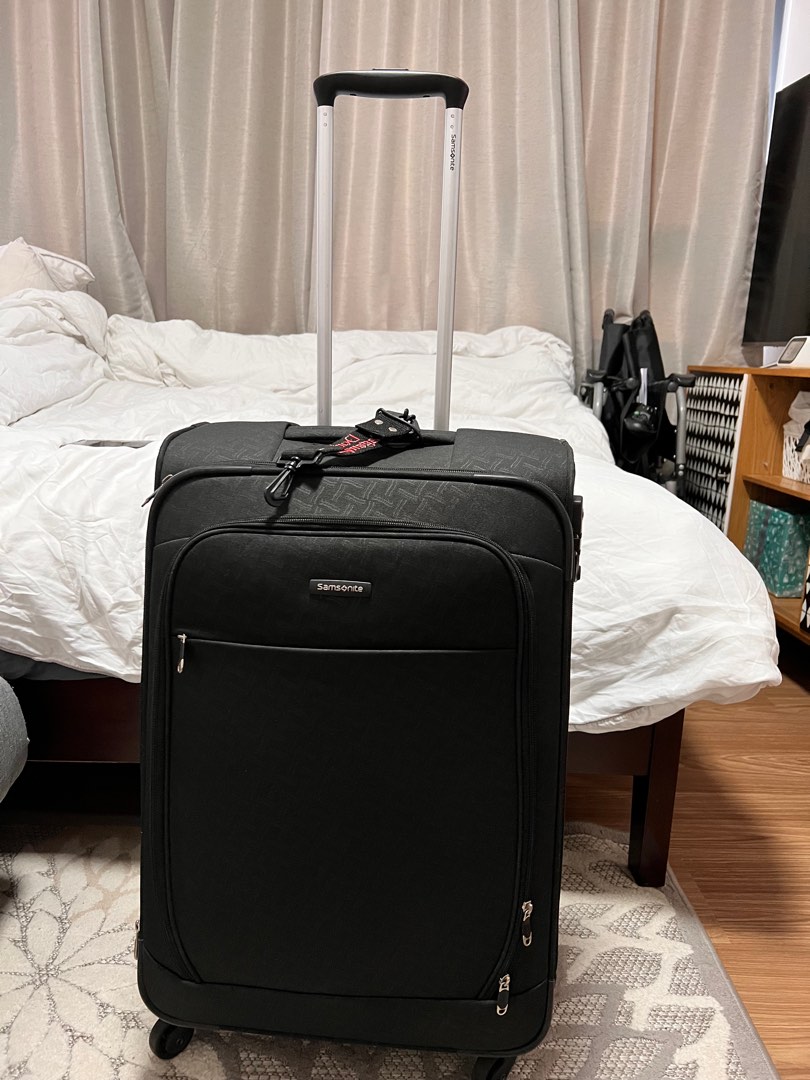 Samsonite Medium Luggage, Hobbies & Toys, Travel, Luggage on Carousell