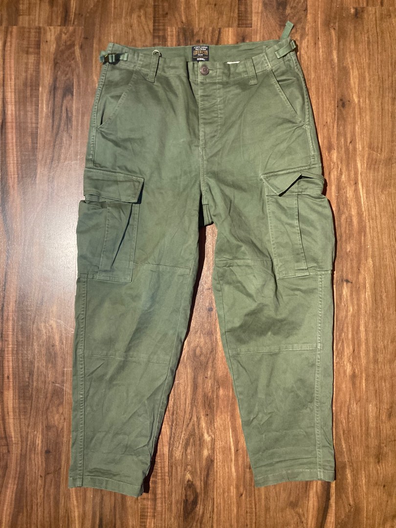 Scene Cargo pants, Men's Fashion, Bottoms, Trousers on Carousell