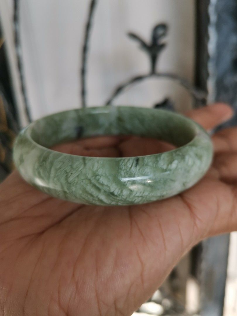 Serpentine jade, Women's Fashion, Jewelry & Organisers, Bracelets on ...