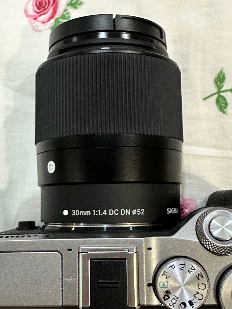 Sigma 30mm f1.4 EFM mount, Photography, Lens & Kits on Carousell