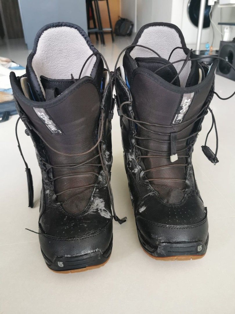 Snowboard with bindings and boots, Sports Equipment, Other Sports ...