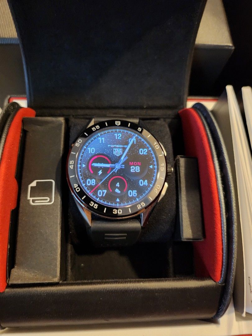 Tag heuer connected e3, Mobile Phones & Gadgets, Wearables & Smart ...