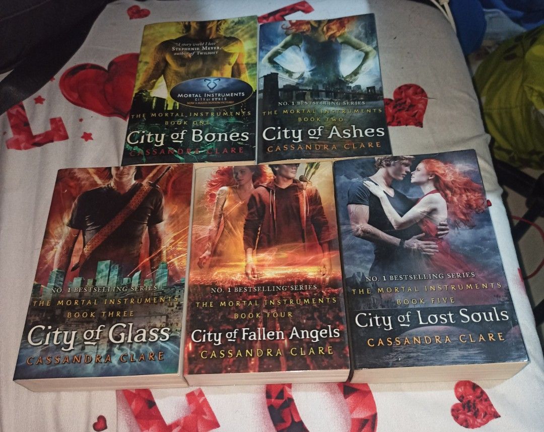 The Mortal Instrument Book Set (1-5), Hobbies & Toys, Books & Magazines ...