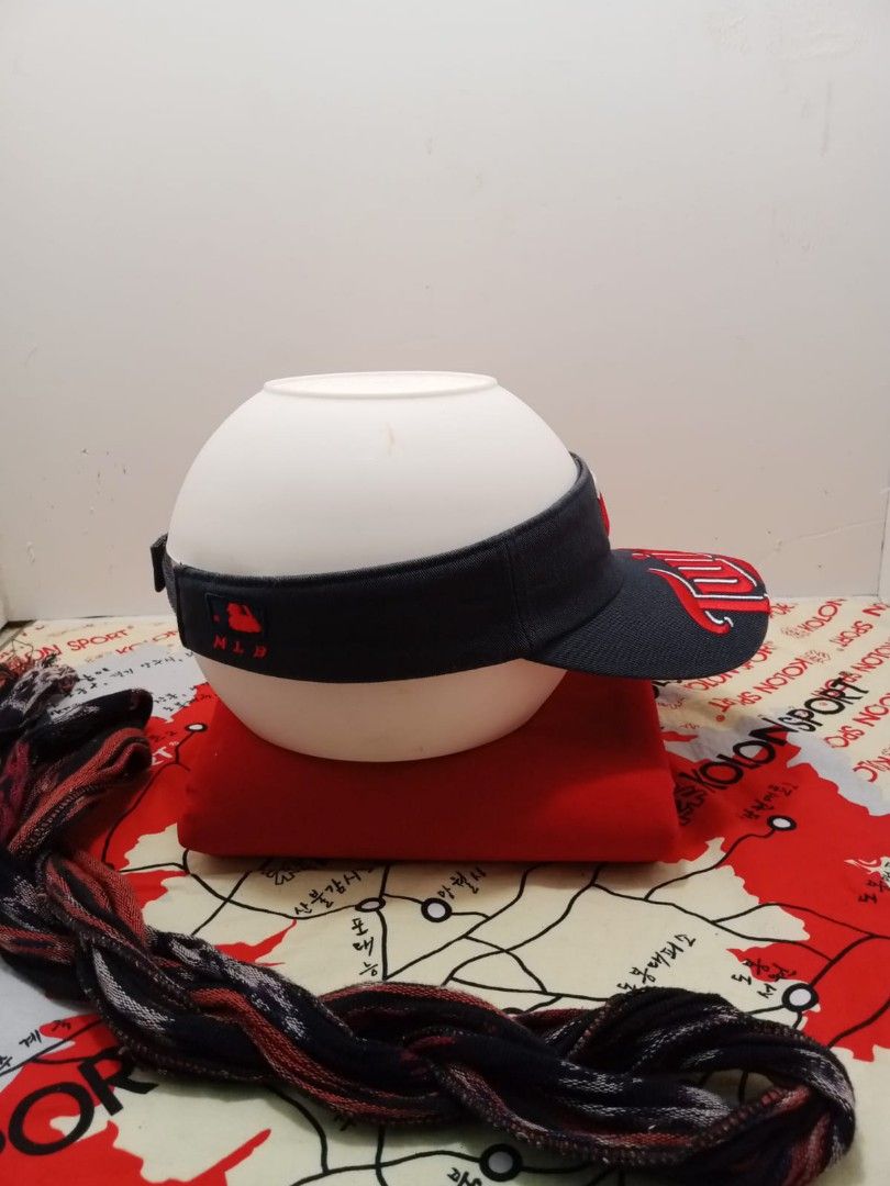 Topi golf caddy MLB TWINS original, Fesyen Pria, Aksesoris, Topi di ...