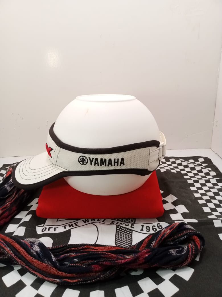 Topi golf caddy yamaha inpresX putih, Fesyen Pria, Aksesoris, Topi di ...