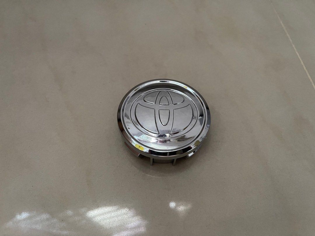 Toyota rim center hub cap, Car Accessories, Tyres & Rims on Carousell