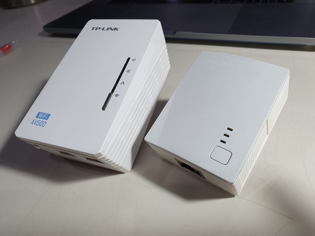 Tp link av500 Wireless and powerline WiFi 500mbps booster extender. 2k ...