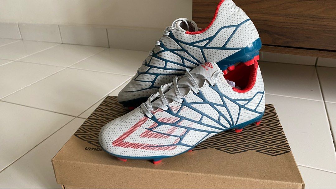 UMBRO VELOCITA ALCHEMIST CLUB, Men's Fashion, Footwear, Boots on Carousell