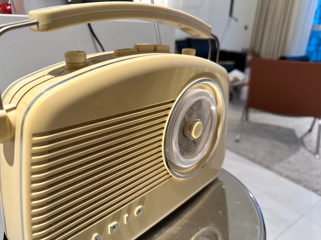 Vintage radio cream colour (OnTheMove), TV & Home Appliances, Other ...
