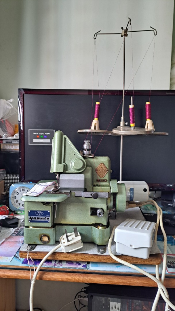 Yamato industry overlock sewing machine., Everything Else on Carousell