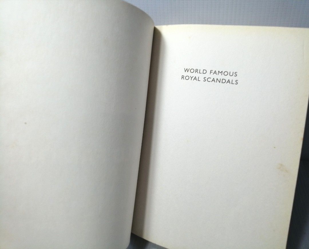 2004 WORLD FAMOUS ROYAL SCANDALS Book ( Princess Diana / Lady Di on ...