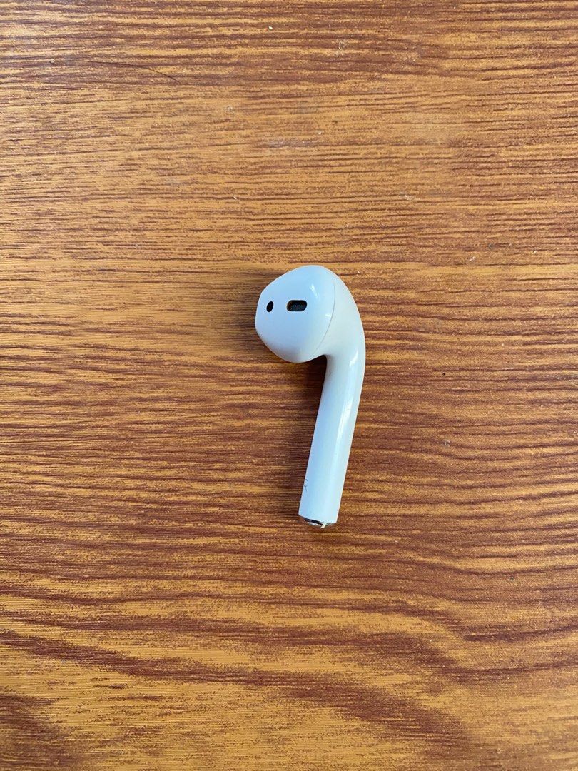 Airpods 1st gen Orig! Right only!, Audio, Earphones on Carousell