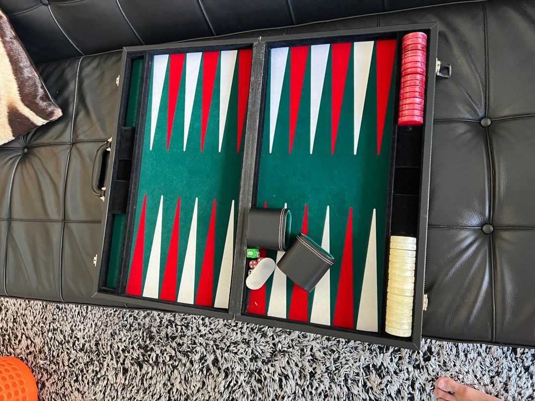 Backgammon board, Hobbies & Toys, Toys & Games on Carousell