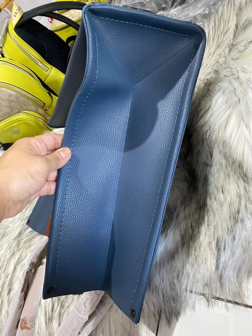 Coach Relay Tote Bag, Women's Fashion, Bags & Wallets, Tote Bags on ...