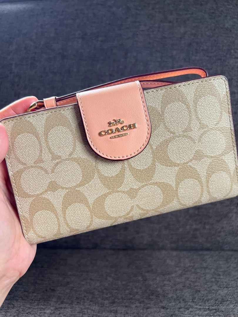 Coach Tech Wallet in Faded Blush, Women's Fashion, Bags & Wallets ...