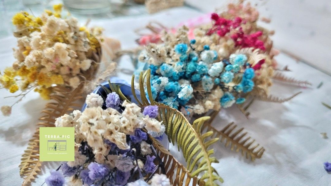 Colourful Bunga Rampai (Mini Table Bouquets), Hobbies & Toys ...