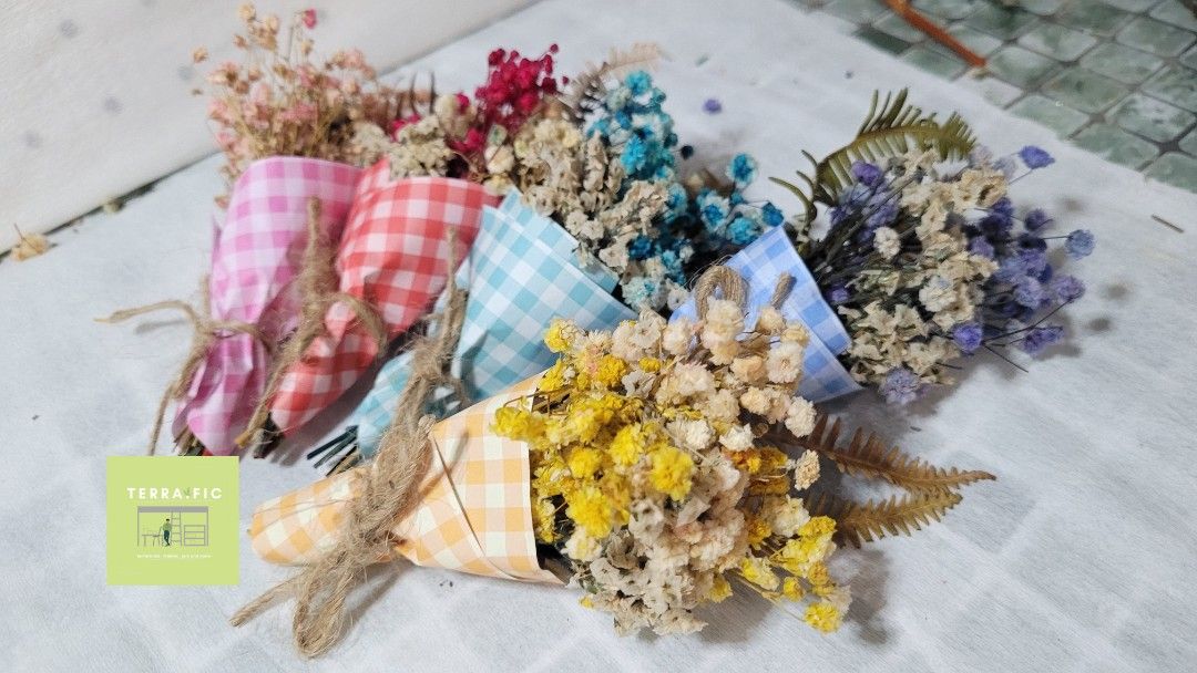 Colourful Bunga Rampai (Mini Table Bouquets), Hobbies & Toys ...