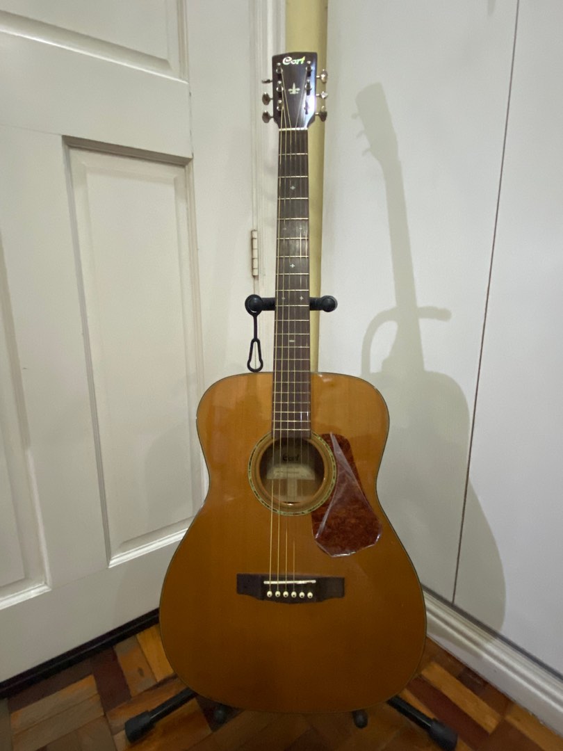 CORT ACOUSTIC GUITAR L500 C, Hobbies & Toys, Music & Media, Musical ...
