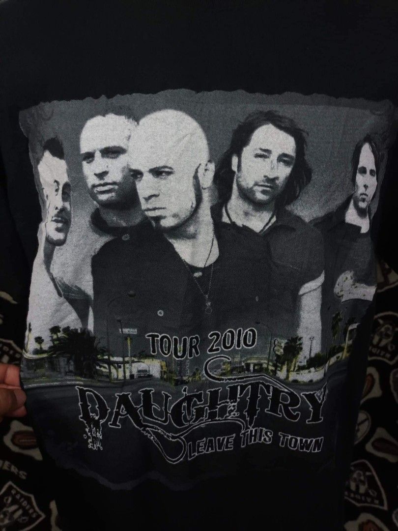 Daughtry 2010 Tour Shirt, Men's Fashion, Tops & Sets, Tshirts & Polo ...