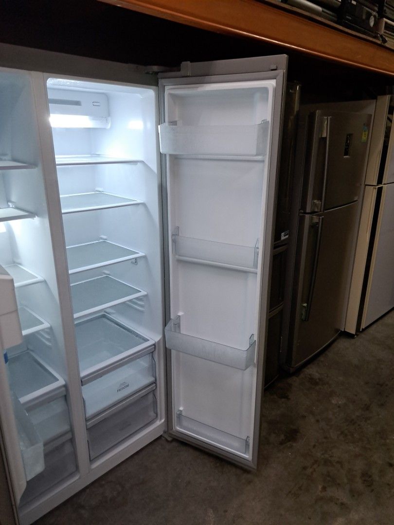 Electrolux side by side Refrigerator Fridge inverter 471L net warranty ...