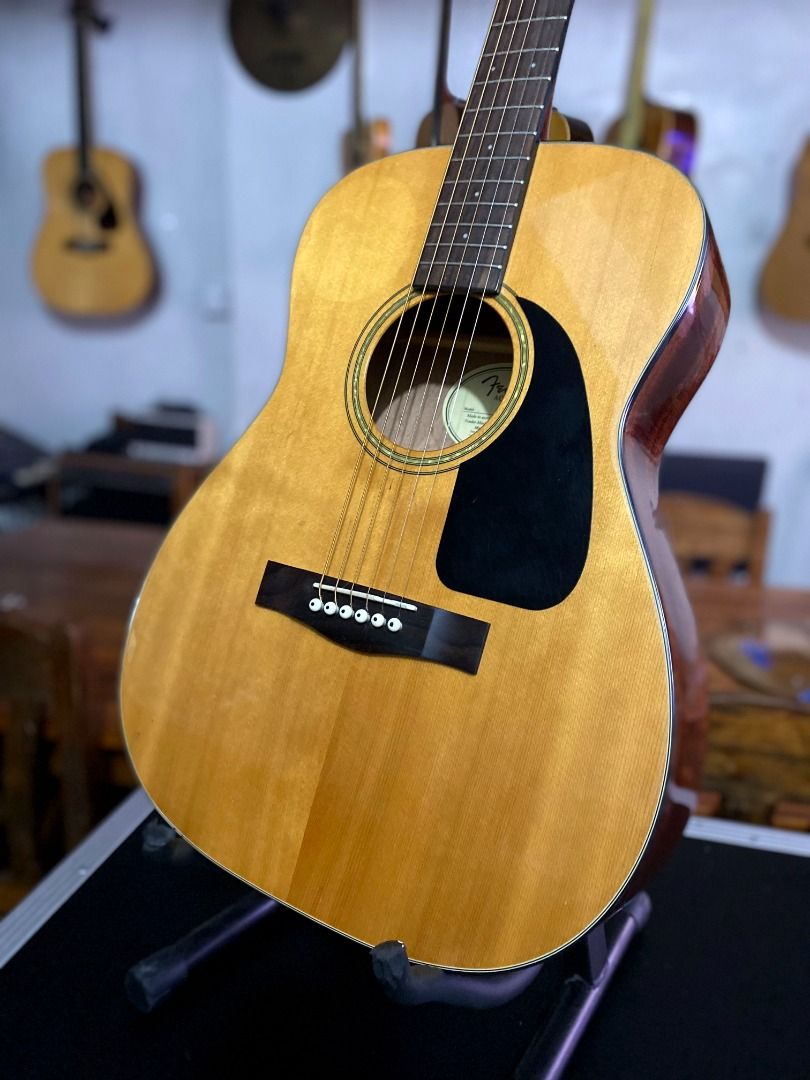 Fender CF-60 Folk Guitar, Hobbies & Toys, Music & Media, Musical ...