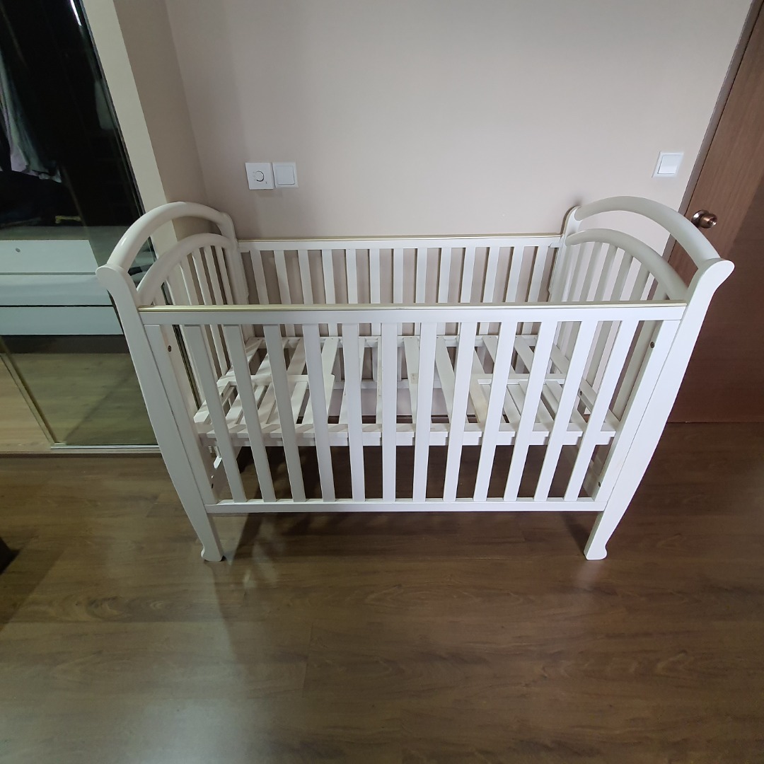 (FREE) Baby Cot Crib / Kid Bed / Playpen, Babies & Kids, Baby Nursery ...