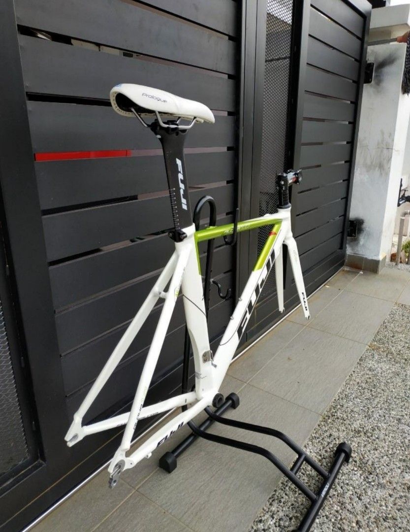FUJI AERO TT ROADBIKE FRAMESET, Sports Equipment, Bicycles & Parts ...