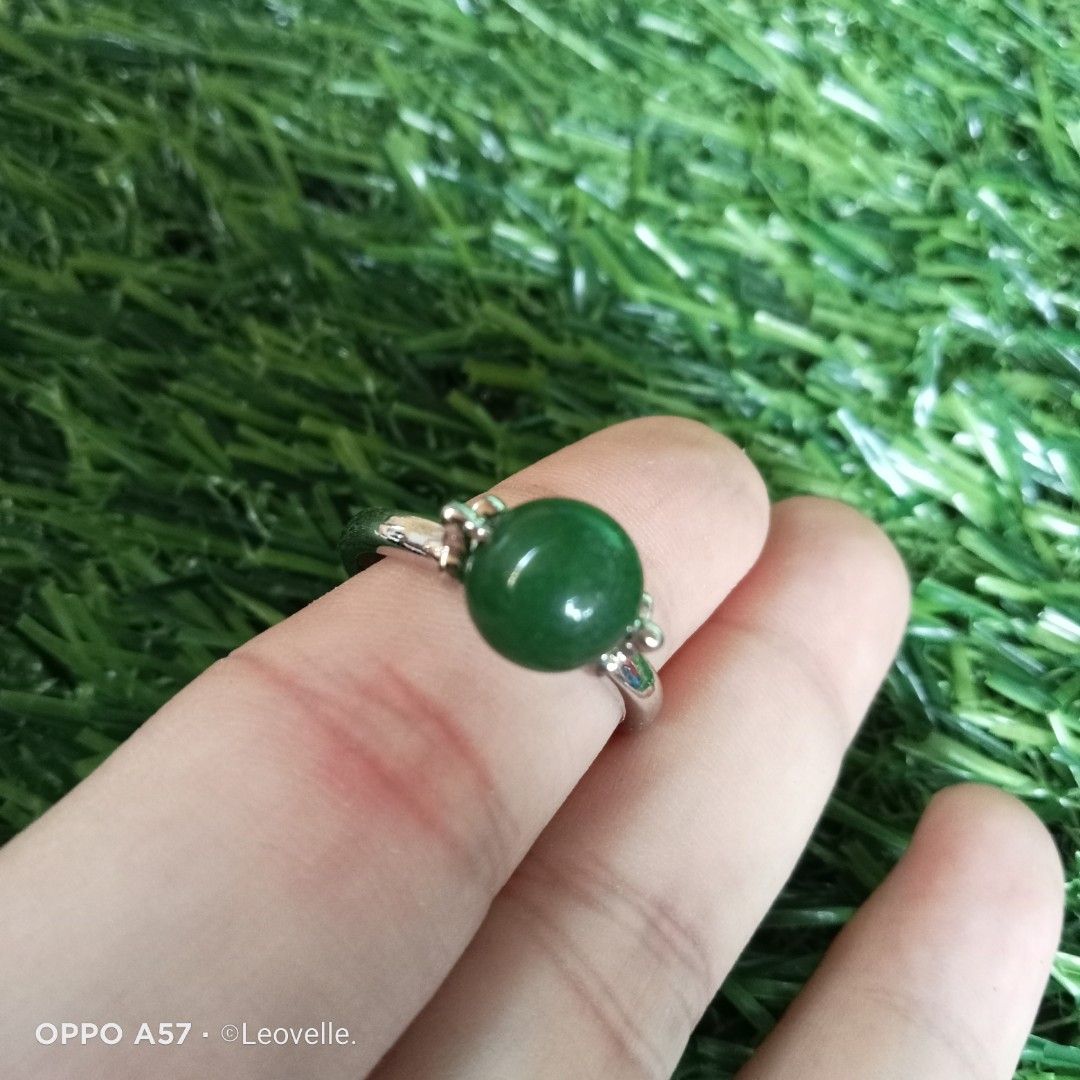 Green Jade Ring ( Rotating stone), Women's Fashion, Jewelry & Organizers, Rings on Carousell