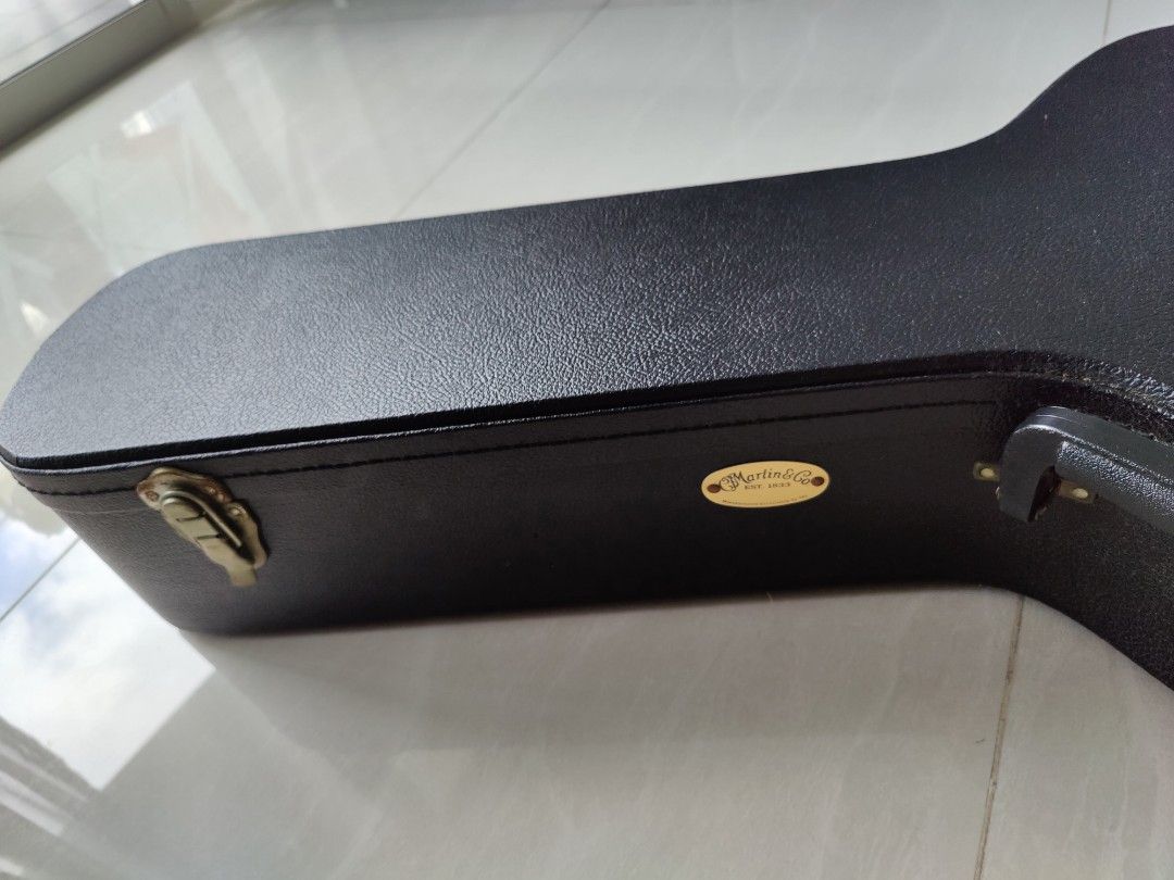 Guitar hard case (Martin), Hobbies & Toys, Music & Media, Music ...