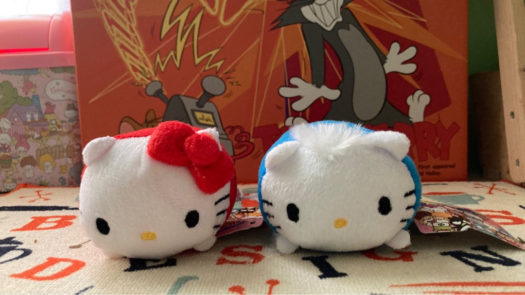 Hello Kitty Couple Daniel& Kitty, Women's Fashion, Bags & Wallets ...