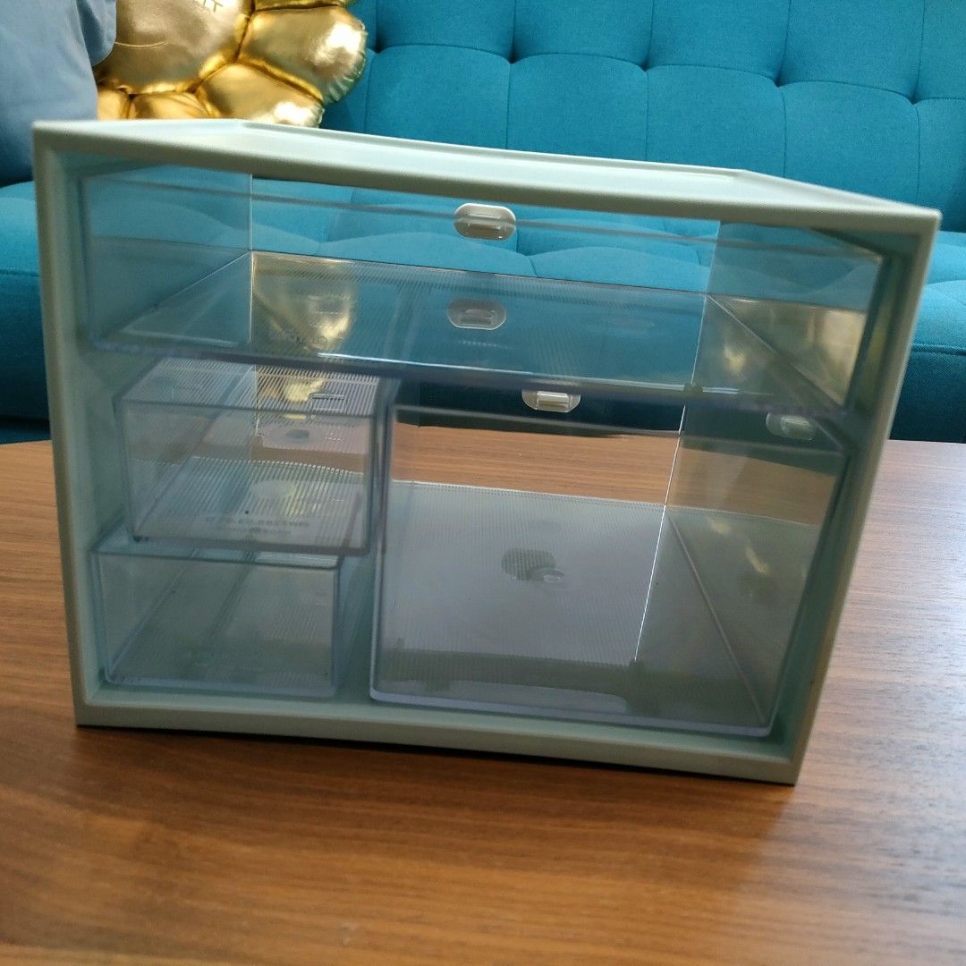 Light Blue Plastic organizer, Women's Fashion, Jewelry & Organisers ...