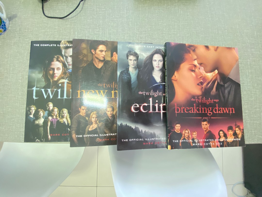 Limited Edition Twilight Saga Illustration Book, Hobbies & Toys, Books ...