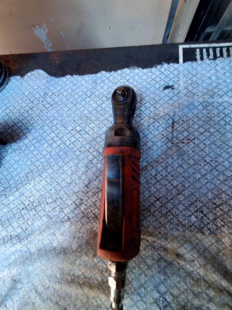 Matco 1/4" air ratchet., Commercial & Industrial, Construction Tools ...