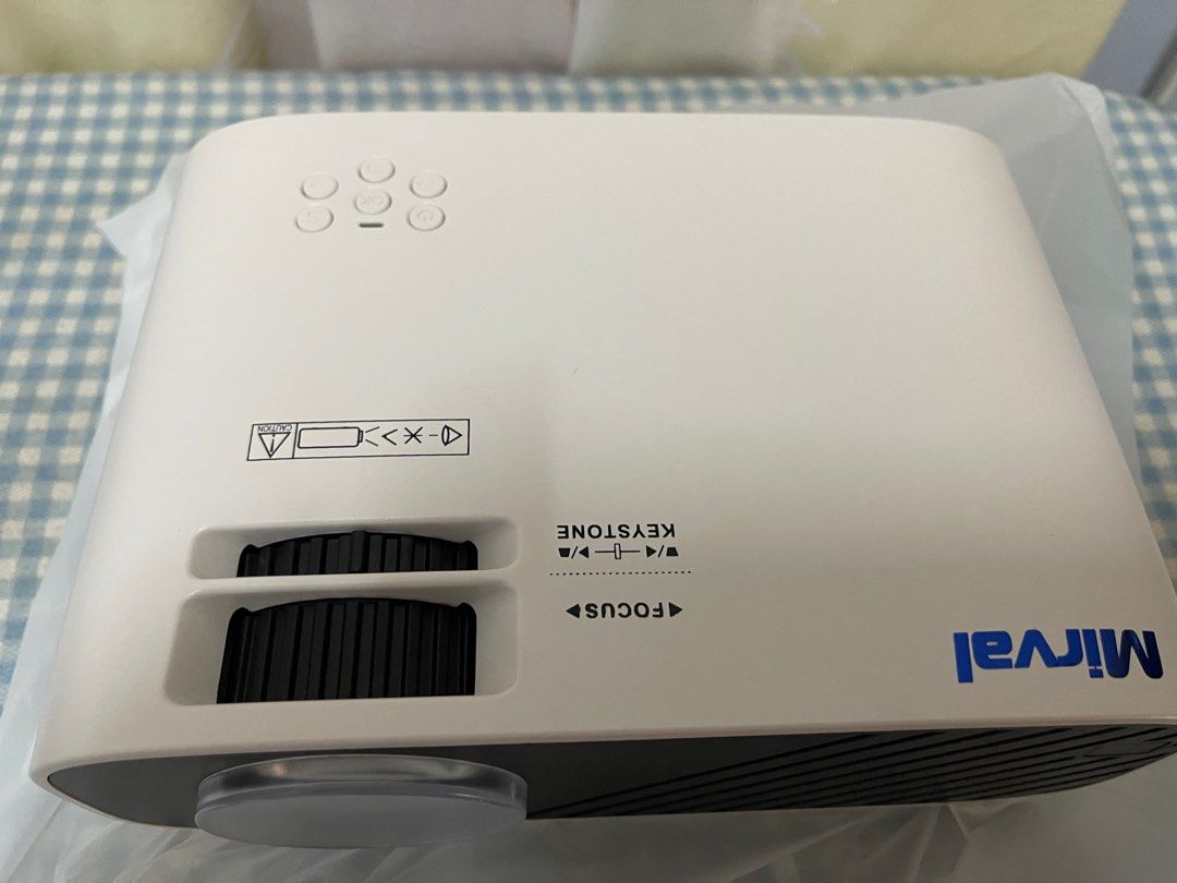 Miracle Y8 mini projector, TV & Home Appliances, TV & Entertainment ...