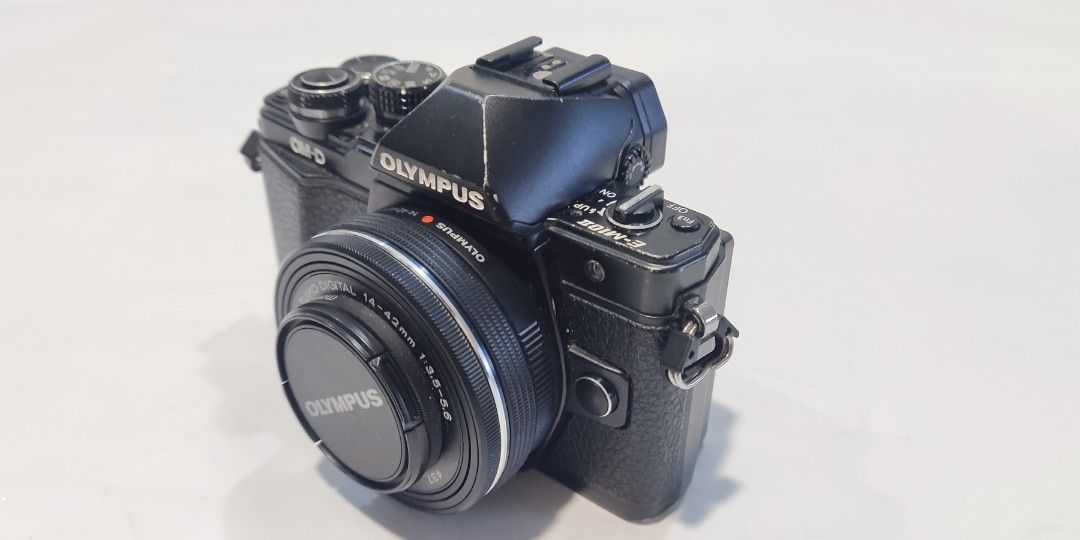 Olympus EM10 MARK II w 2x lens, Photography, Cameras on Carousell