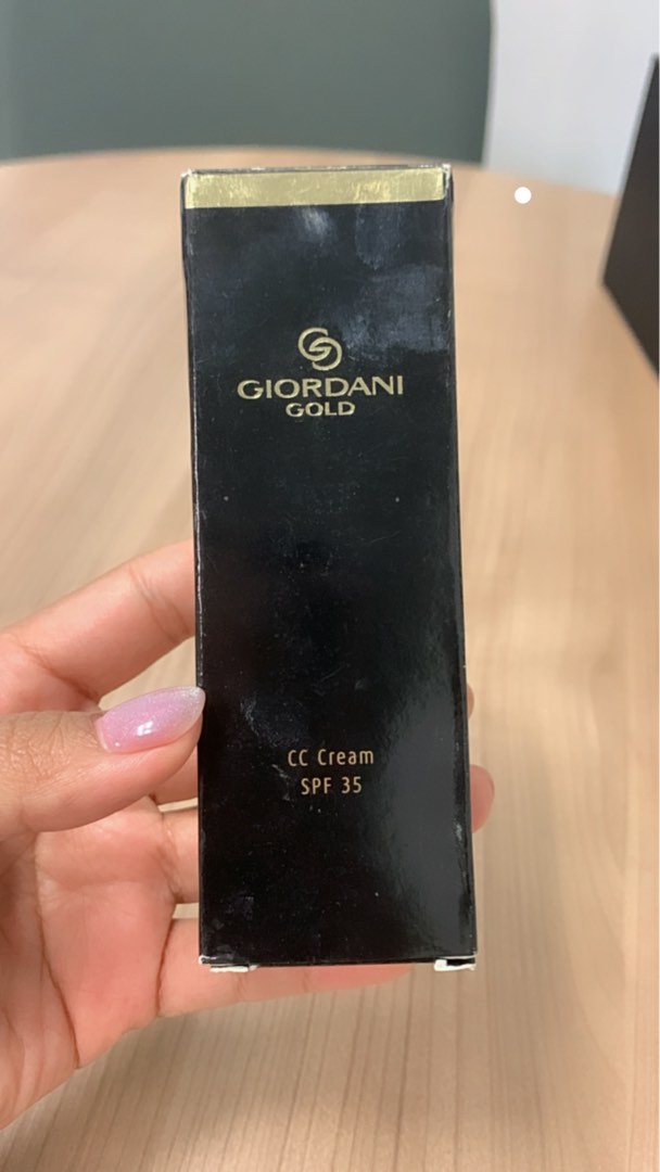 Oriflame Foundation Primer Giordano, Kesehatan & Kecantikan, Rias Wajah di Carousell