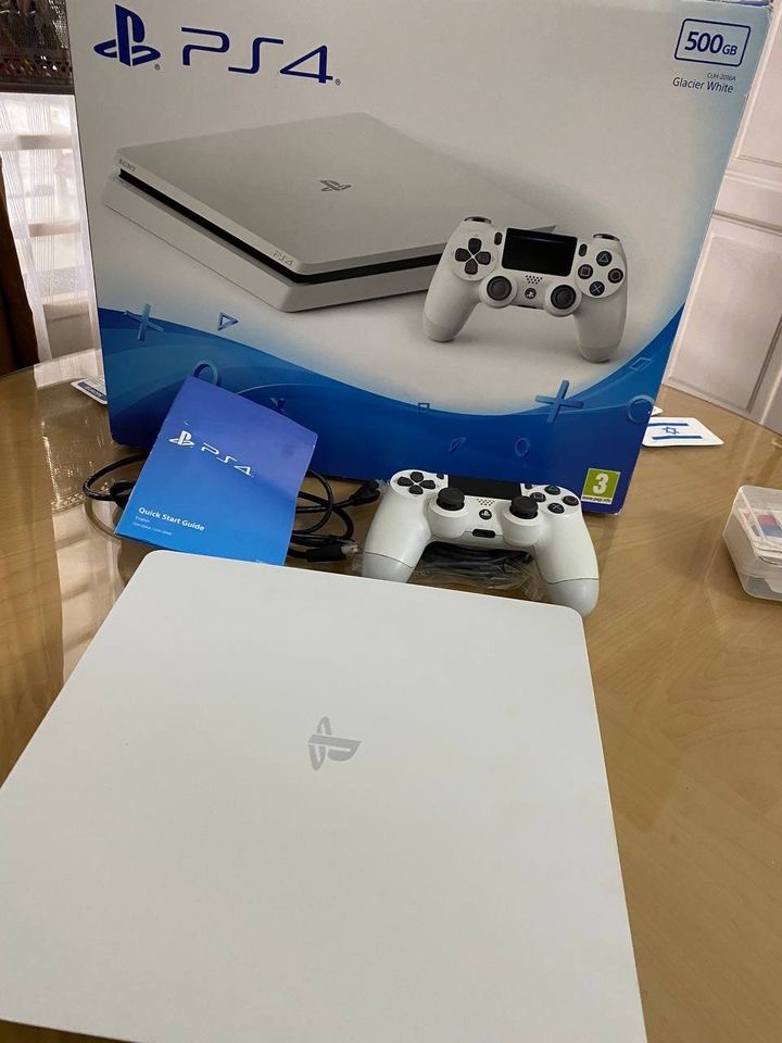 Playstation PS4 Slim 500GB Glacier White, Video Gaming, Video Game ...
