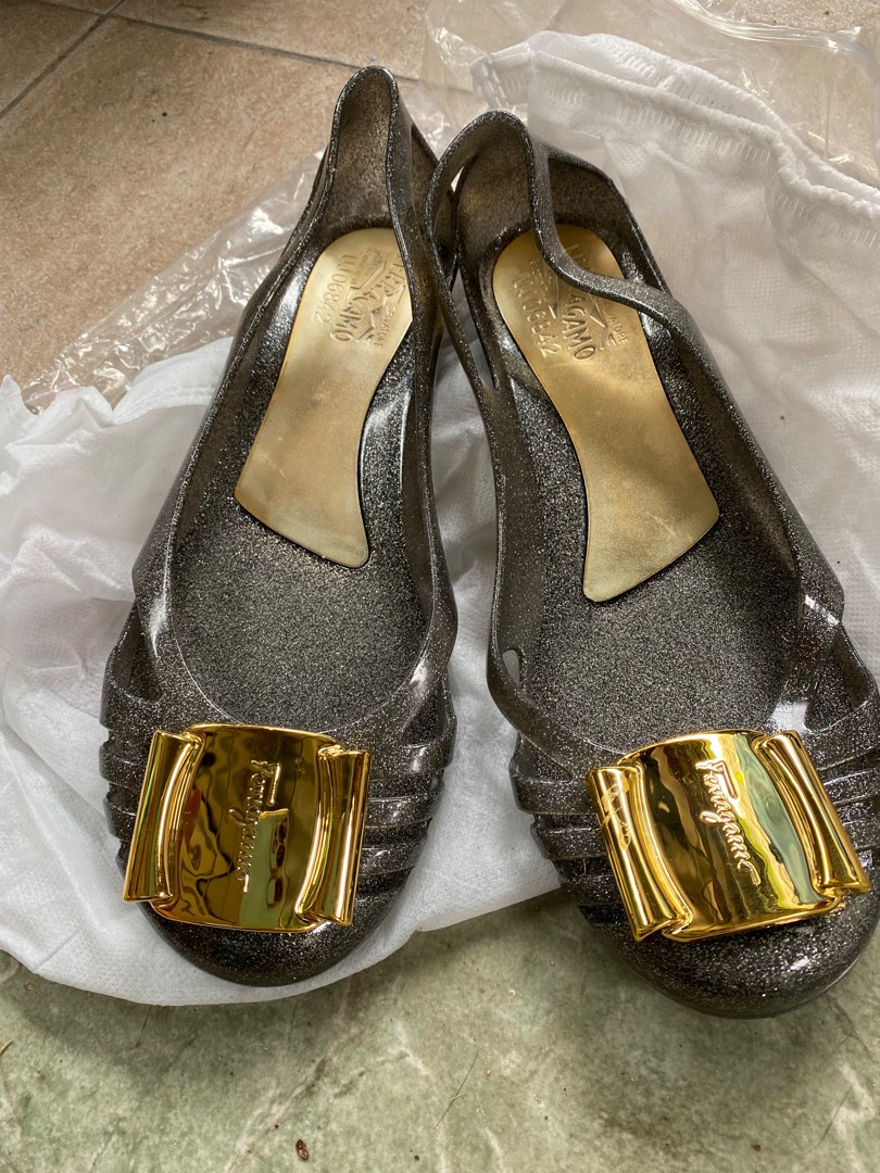 Sepatu jelly glitter black, Fesyen Wanita, Sepatu di Carousell